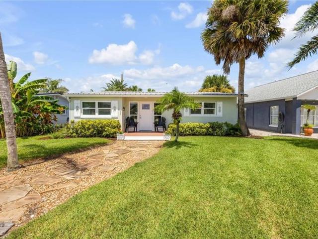 828 E 25th Ave, New Smyrna Beach, FL 32169