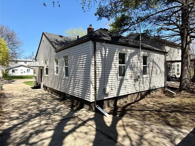 828 E Elza Avenue