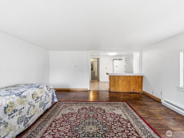 828 Edgewood