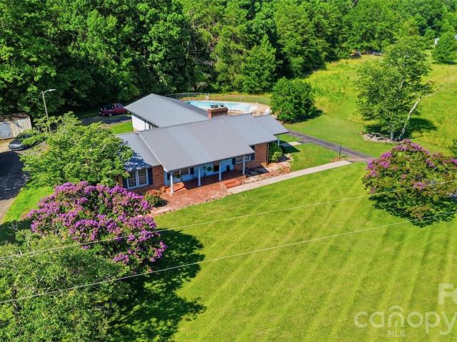 828 Ferry Road