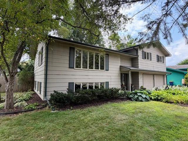 828 Fremont St E, Northfield, MN 55057