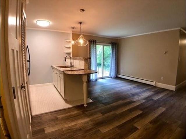 828 Holly Garden LLC 2 Bedrooms, 1.5 Bathrooms