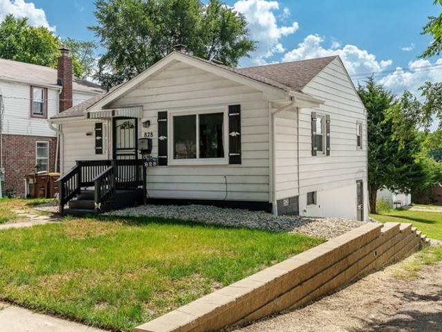 828 Indiana Ave, Rockford, IL 61102