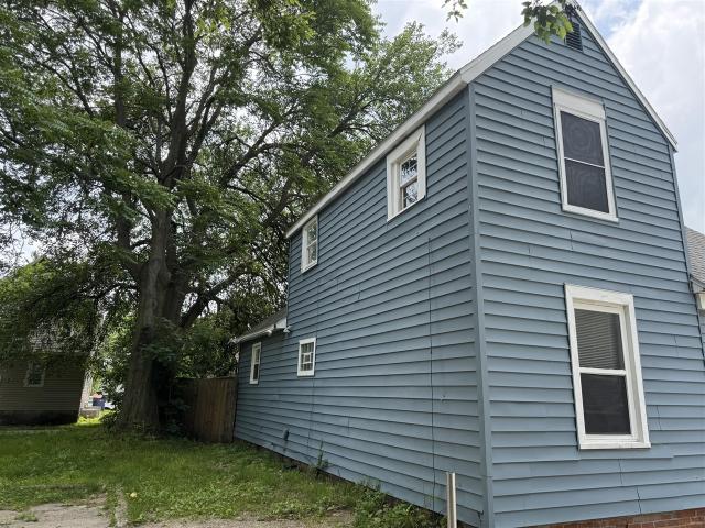 828 Isabella Court