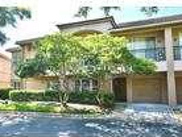 828 Island Walk Dr, Tampa, FL 33602
