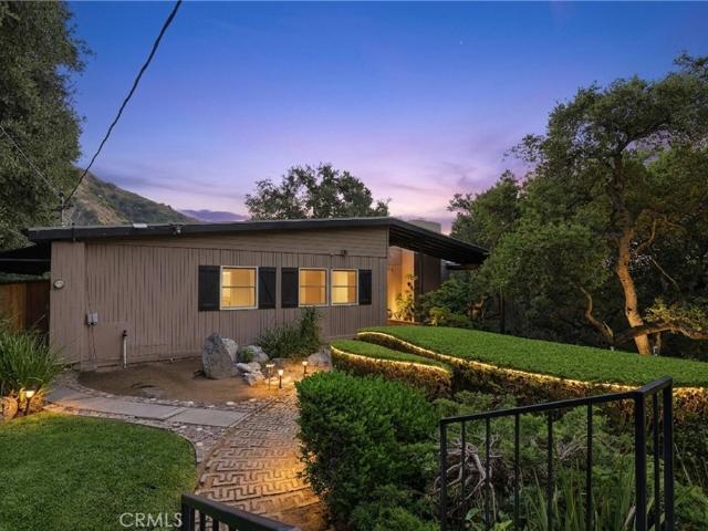 828 Oakglade Dr, Monrovia, CA 91016 | MLS #AR26073 | Compass