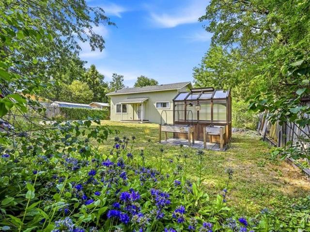 828 N Meadow St, Moscow, ID 83843