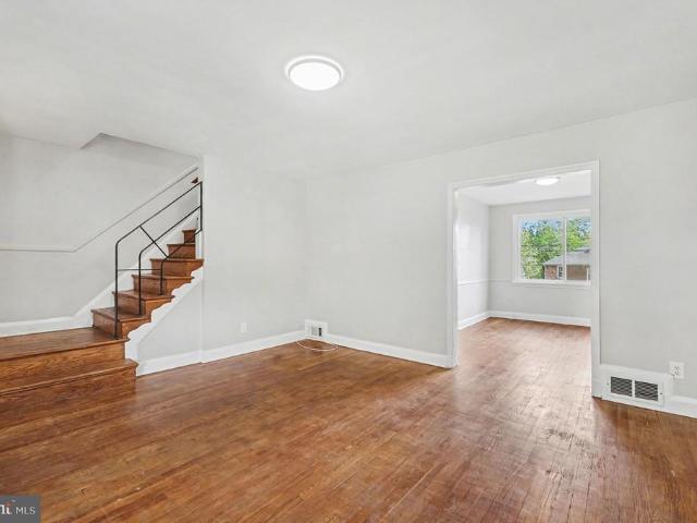 828 Saint Dunstans Road