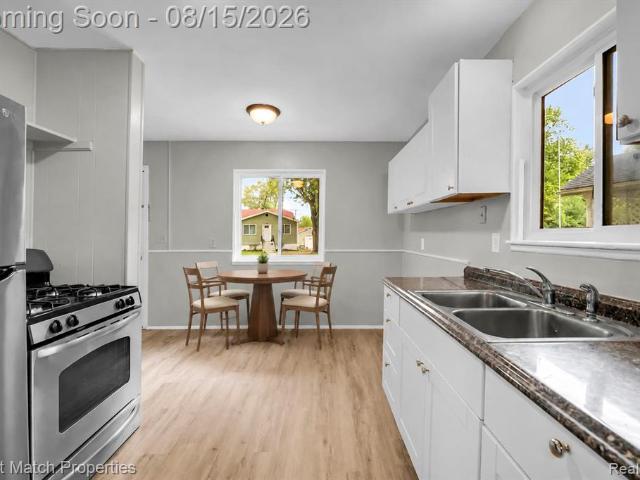 828 Sarasota Avenue