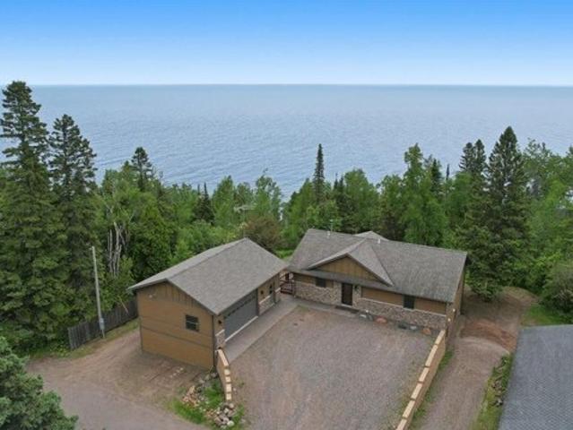 828 Slater Dr, Beaver Bay, MN 55614