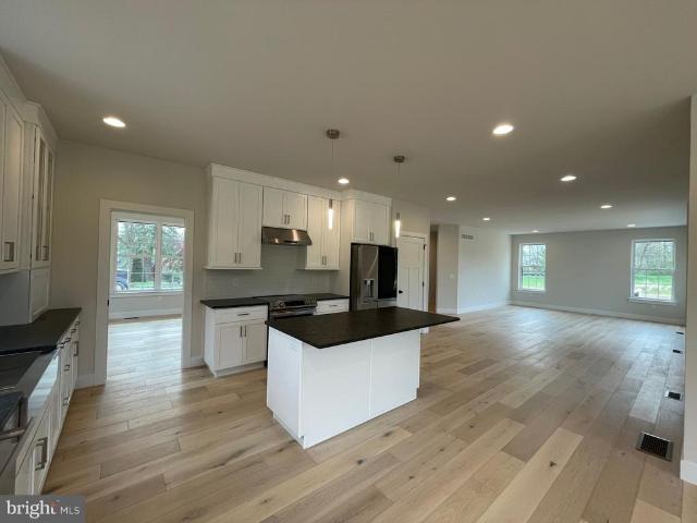 828 Spring City Road