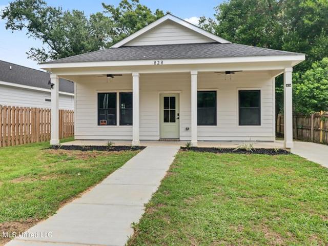 828 Reginault Ave, Gulfport, MS 39501