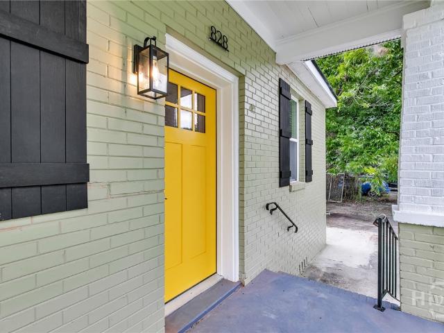 828 W 48th Street