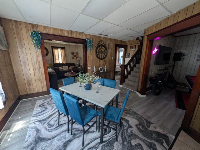 828 W 17TH Street
