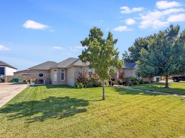 828 W Desert Sage Rd, Hobbs, NM 88242