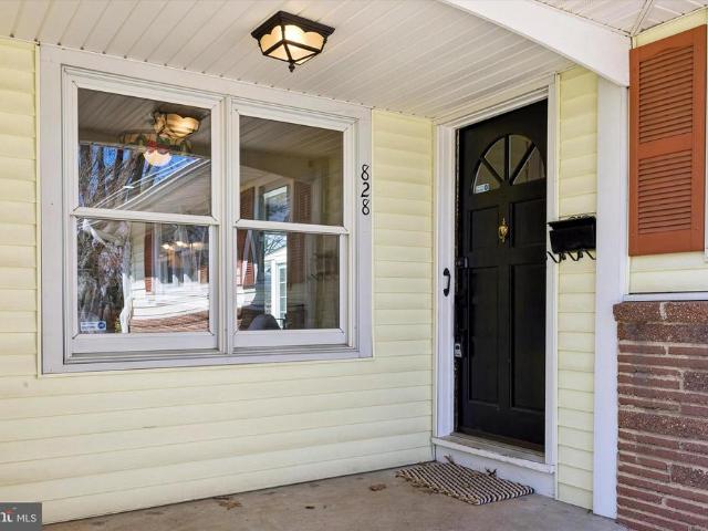 828 Wayside Lane