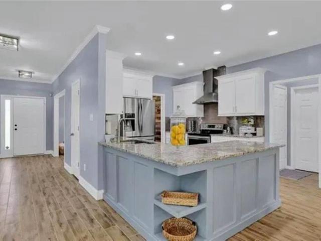 828 Windsor Oak