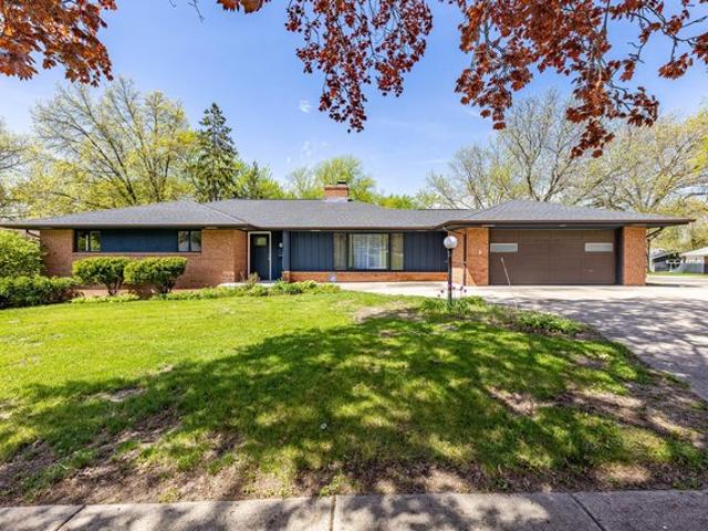 828 Tamarack Ln, Rockford, IL 61107