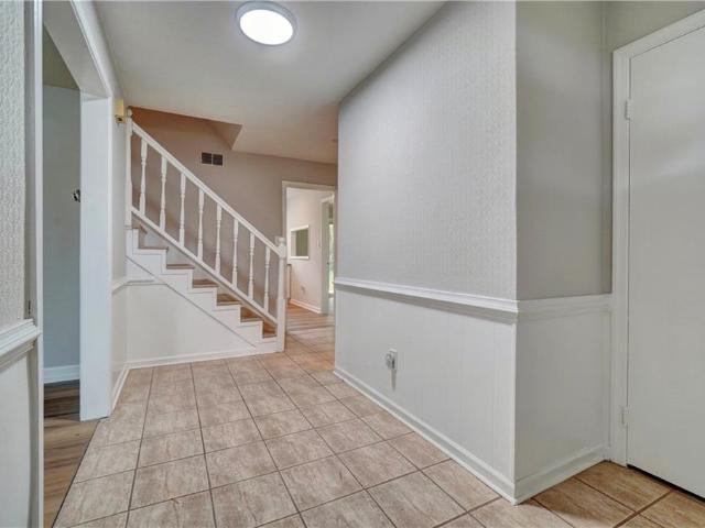 828 Timberlake DR