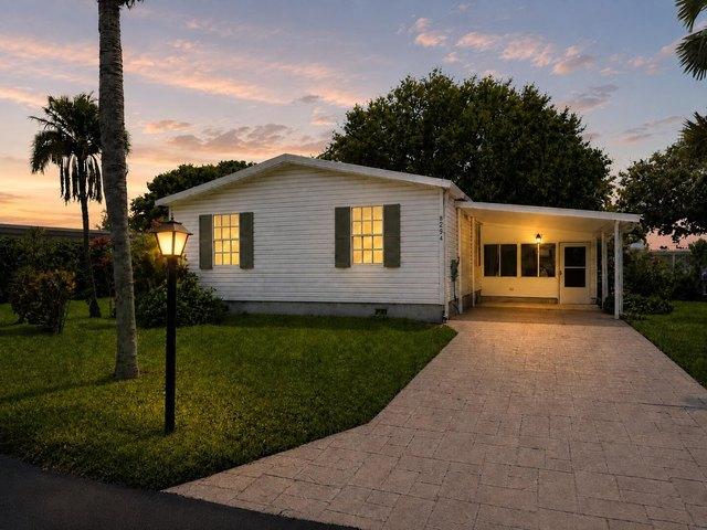 8294 E Club Rd, Boca Raton, FL 33433