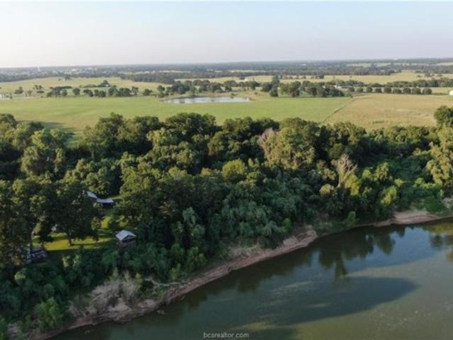 8297 Nemec Ln, Bryan, TX 77807