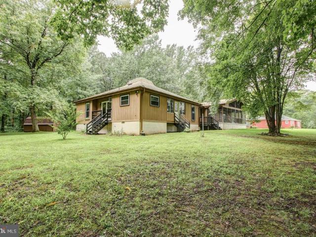 8297 Squires Lane