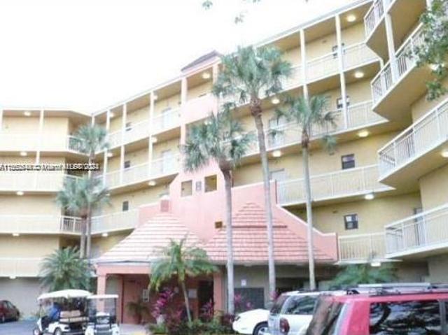 8290 Lake Dr #104, Doral, FL 33166