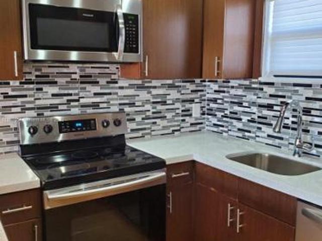 8290 Lake Dr #525 Doral, FL 33166