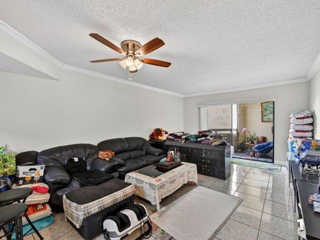 8290 Lake Dr Apt 305, Doral, FL 33166