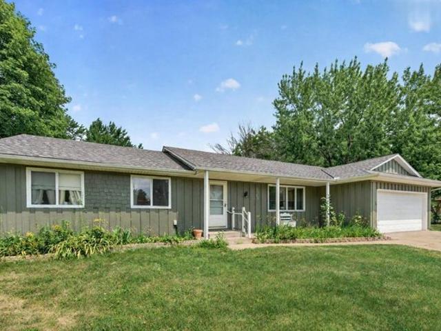 8292 Indian Blvd S, Cottage Grove, MN 55016