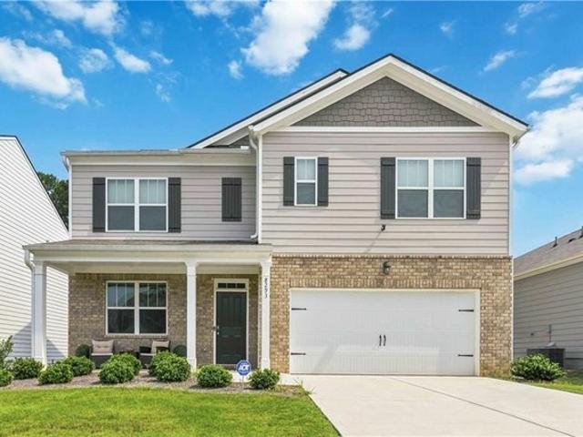 8293 Bluewater Dr, Fairburn, GA 30331