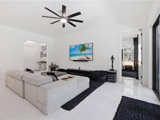 829 16th Ave SW, Naples, FL 34117