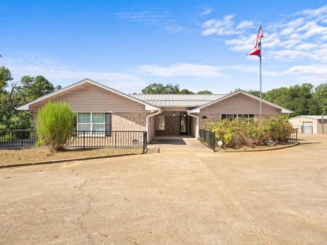 829 An County Road 403, Palestine, TX 75803