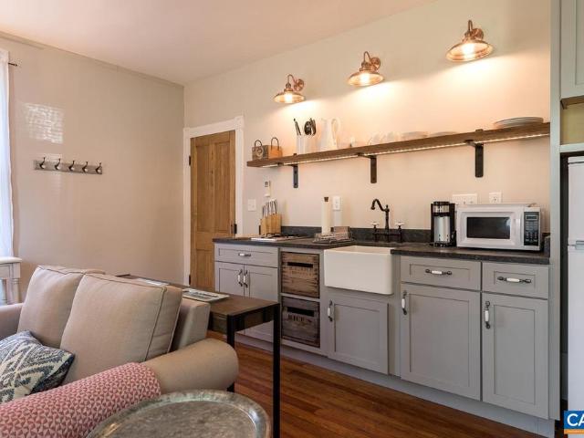 829 Belmont Ave # 1A