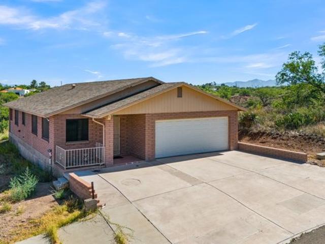 829 E Calle Esplendor, Nogales, AZ 85621