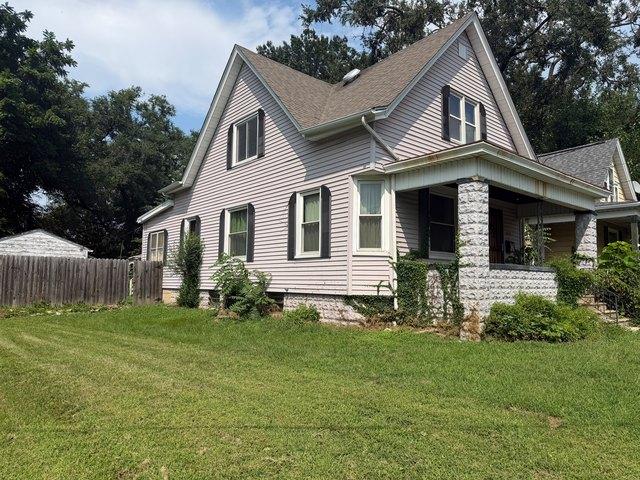 829 E McClure Ave, Peoria, IL 61603