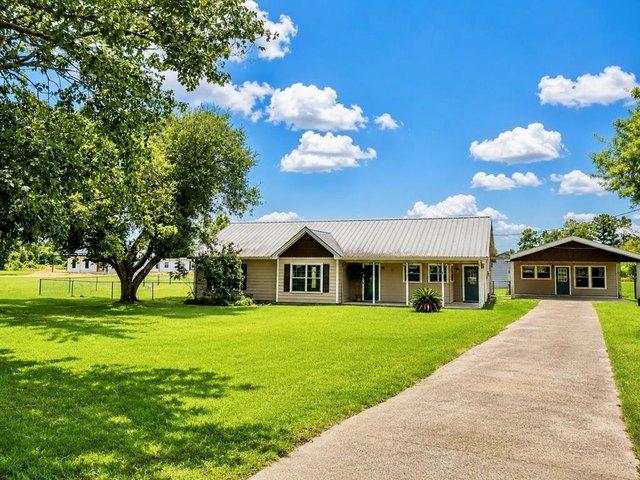 829 FM 1004 W, Kirbyville, TX 75956