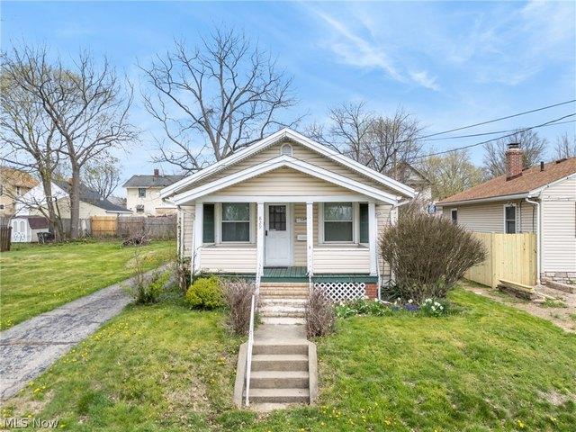 829 Indian Trl, Akron, OH 44314