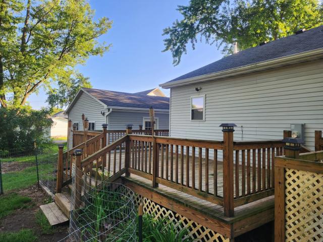 829 Oak Street