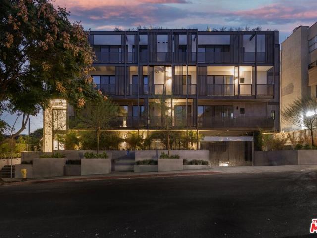 829 Larrabee Street 302