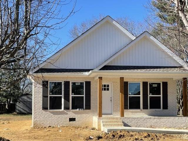 829 Luttrell Ave, Smithville, TN 37166