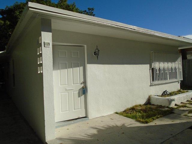 829 Macy St, West Palm Beach, FL 33405
