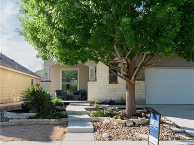 829 Manhattan, New Braunfels, TX 78130