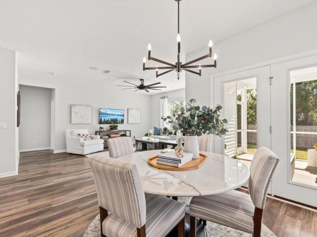 829 Meadowbrook Lane