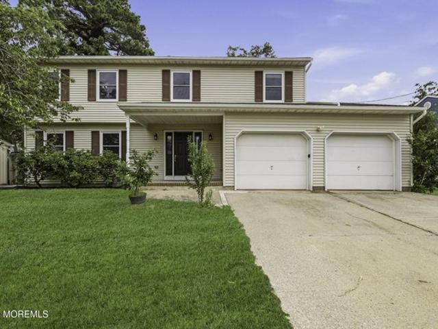 829 Mizzen Ave, Beachwood, NJ 08722