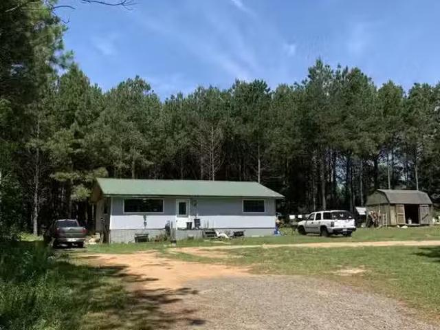 829 MILLER COUNTY 85, FOUKE, AR 71837 Single Family Residence.