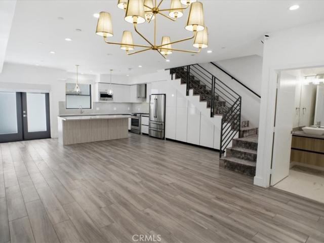 829 N Martel