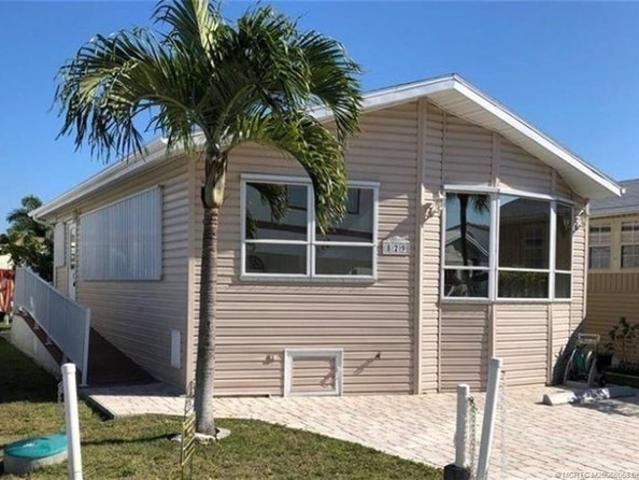 829 Nettles Blvd, Jensen Beach, FL 34957