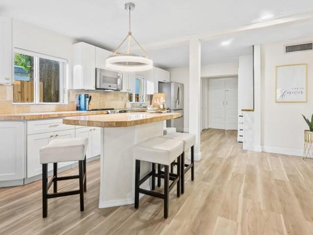 829 NE 17th St, Fort Lauderdale, FL 33305