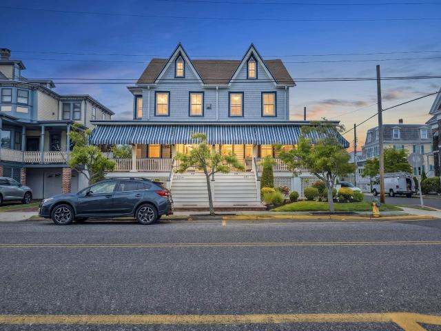 829 Stockton Avenue